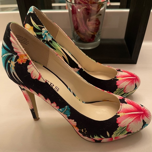 Bakers | Shoes | Bakers Hibiscus Print High Heels | Poshmark